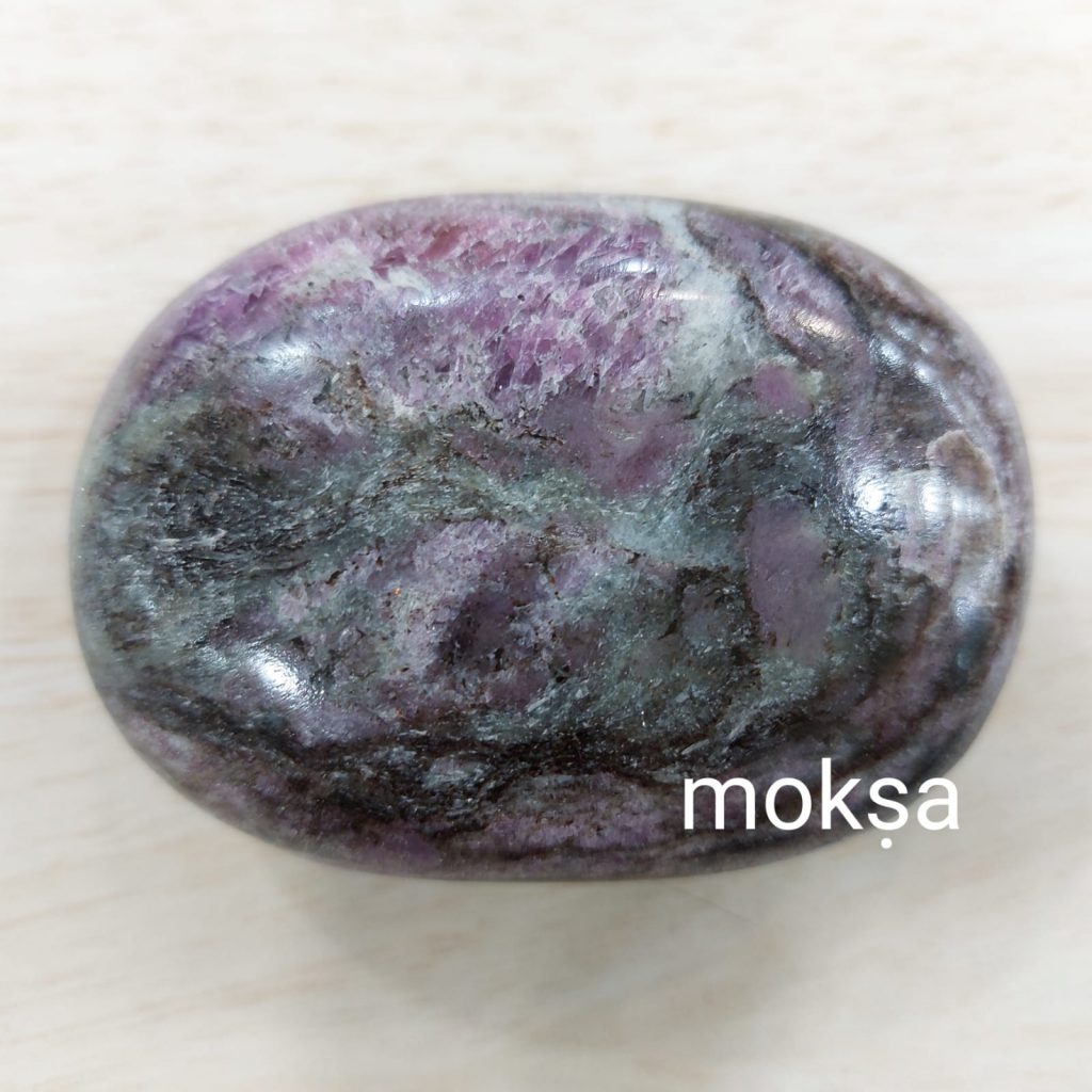 Ruby Palm Stone | Moksa